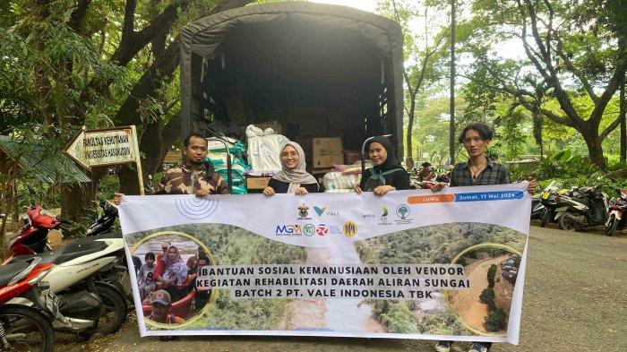 LPPM Unhas dan PT Vale Serahkan Bantuan Darurat ke Pengungsi Banjir dan Longsor di Luwu - Tribun ...