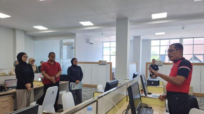 Tinjau Ruangan Kerja Pegawai, Liberti Sitinjak Ajak Pegawai Jaga dan Pelihara Sarpras Gedung ...