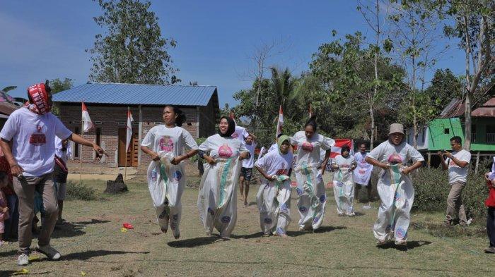 Serunya Lomba Balap Karung oleh Relawan Ganjar Gowa - Tribun-timur.com