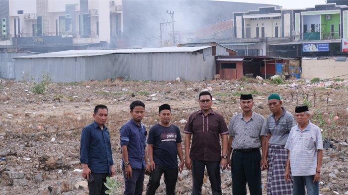 Pedagang Ke Mukhtar Tompo, Pasar Karisa Kado Buruk Akhir Tahun - Tribun-timur.com