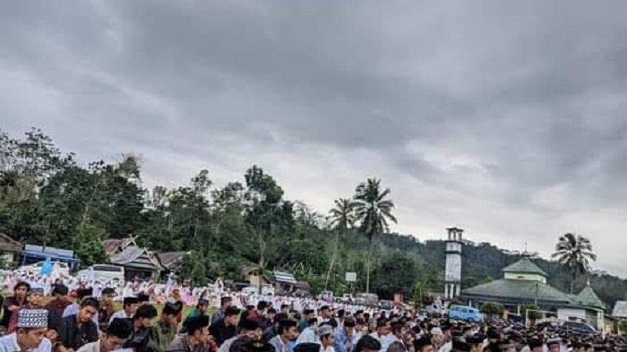 Hujan Mengguyur Lokasi Salat Ied di Sinjai - Tribun-timur.com