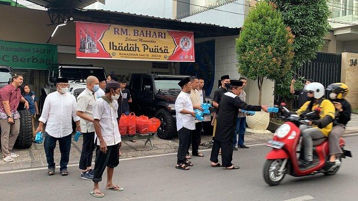 Pererat Tali Silaturahmi, JKOC Bagi-Bagi Takjil dan Buka Puasa Bersama ...