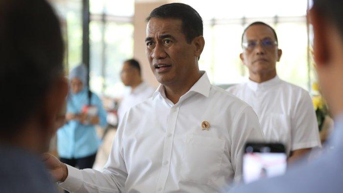 VIDEO Menteri Pertanian Andi Amran Sulaiman Naik Sepeda Motor ke Istana ...