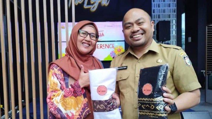 Sarung Lontara Wanua Andalkan Pemasaran Online, Mimi Pakai IM3 untuk Jualan dan Tethering ...