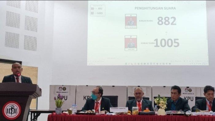 Terpilih Jadi Ketua IDI Makassar, Dokter Abdul Azis Langsung Peluk Amsyar Akil - Tribun-timur.com