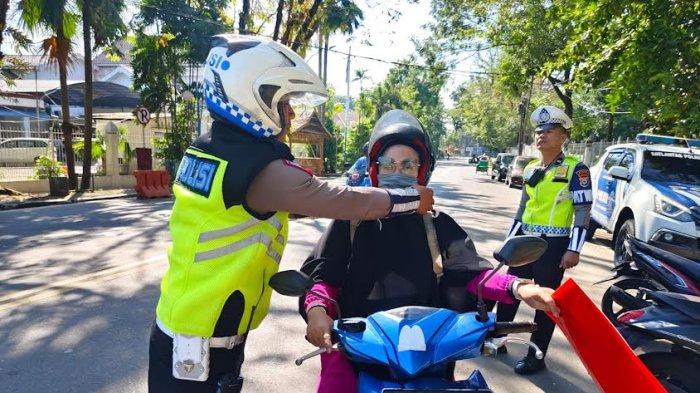 Dalam Sepekan 329 Pengendara di Maros Sulsel Kena Tilang: Tak Pakai Helm dan Lawan Arus - Tribun ...