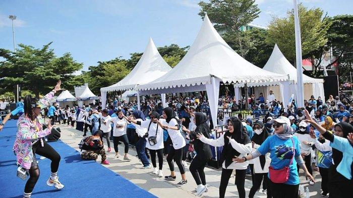 2500 peserta ramaikan Fun Walk PNM - Tribun-timur.com