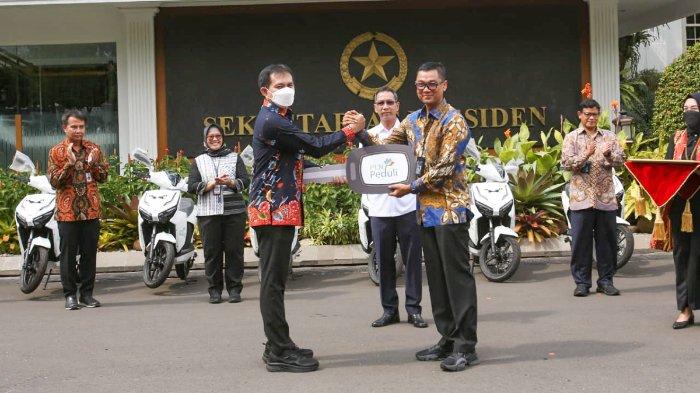 PT PLN Berikan Sertifikat Energi Terbarukan di 5 Istana Kepresidenan ...