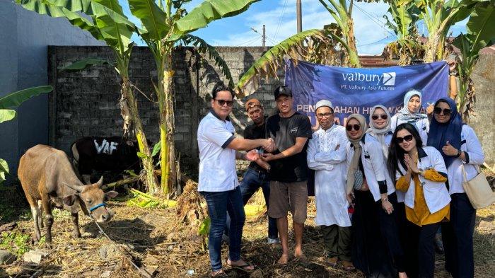 Valbury Kurban 3 Ekor Sapi di Makassar - Tribun-timur.com