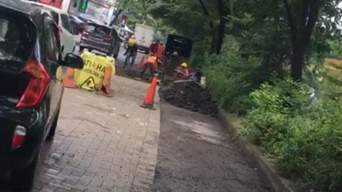 Rusak Parah, Ruas Jalan Hertasning Dipasangi Paving Block, PUTR Sulsel: Penanganan Sementara ...