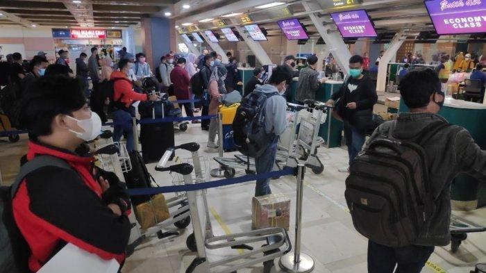 Jumlah Penumpang di Bandara Hasanuddin Capai 30 Ribu Per Hari, Setiap Penumpang Masih Wajib PCR ...
