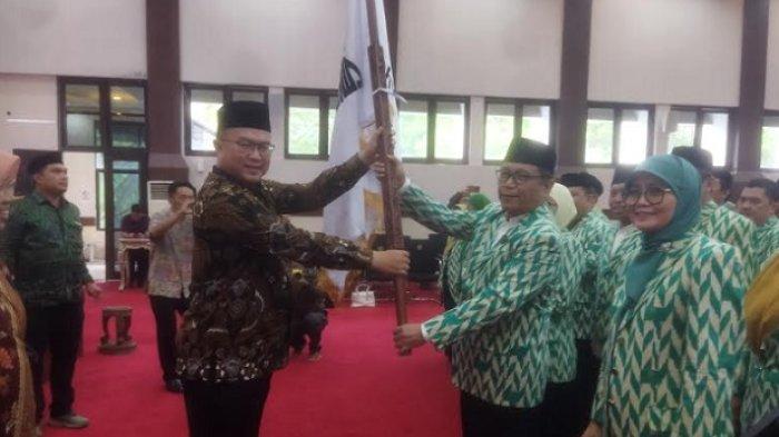 Prof Aris Satria Lantik Pengurus ICMI Sulsel 2023-2028 di Kantor ...