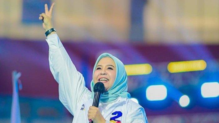 Fatmawati Rusdi Cetak Sejarah, Perempuan Pertama Dilantik Jadi Wagub ...