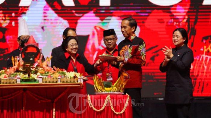 50 Tumpeng Raksasa di HUT PDIP, Megawati Beri Jokowi Potongan Pertama ...