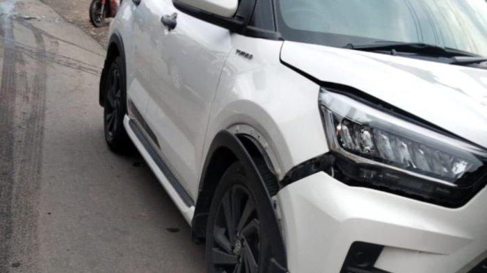 Motor Mio Tabrak Mobil Raize di Depan SPBU Sossok Enrekang, Begini ...