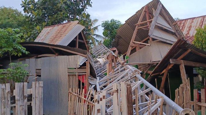 Potret 3 Rumah Tertimpa Tower BTS Diskominfo Jeneponto Sulsel - Tribun ...