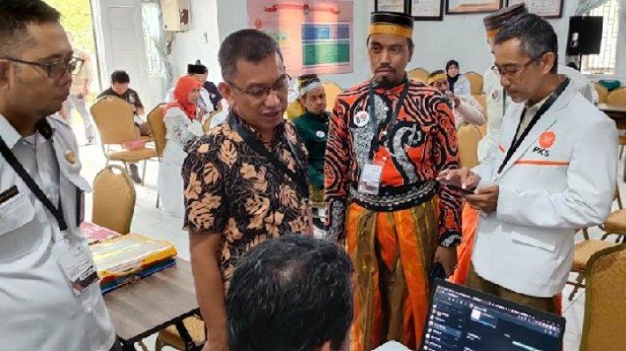 Video: KPU Kembalikan Berkas Pendaftaran Bacaleg PKS Maros - Tribun-timur.com