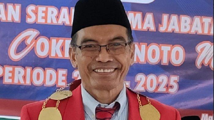 Lukman Daris Gantikan Tahir Kasnawi Jabat Rektor Universitas ...
