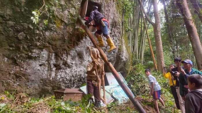 Wisata Makassar: 5 Keunikan Ritual Manene di Toraja, Jenazah Ratusan ...