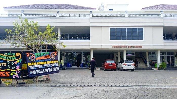 Suka Duka Ali Penjaga Rumah Duka Terbesar di Indonesia Timur, Sudah 11 ...