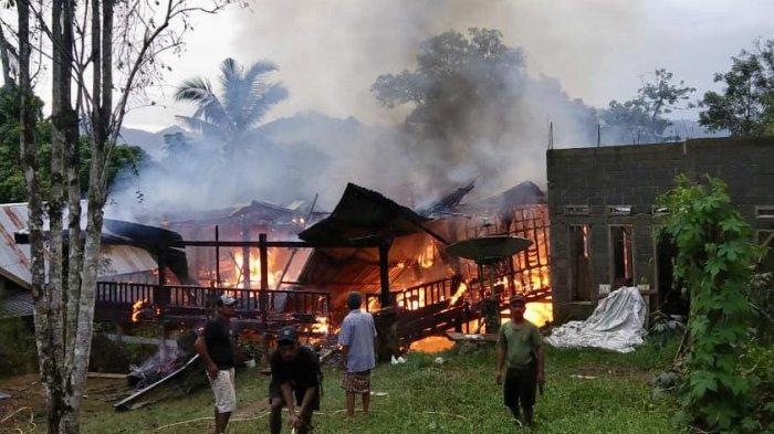Rumah Panggung di Sinjai Sulsel Hangus Terbakar, Pemilik Rugi Rp250 Juta - Tribun-timur.com