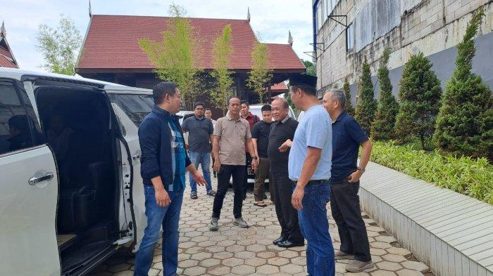 2 Kali Rusdi Masse Temui Amran Sulaiman Sebelum Fatmawati Jadi Pasangan ... 2 Kali Rusdi Masse Temui Amran Sulaiman Sebelum Fatmawati Jadi Pasangan ...