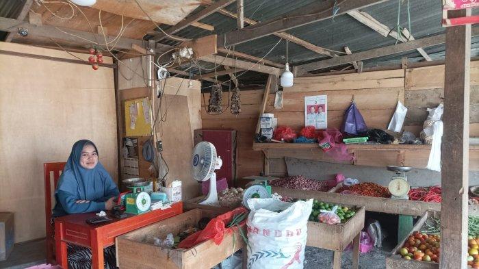 Bahan Pokok di Pasar Palakka Stabil Jelang Imlek: Tomat Rp20 Ribu Cabai ...