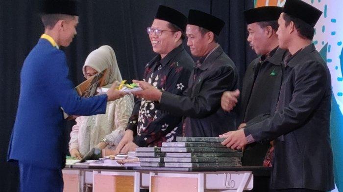 Saat Wisuda, Alumni PPMI Shohid Pangkep di Luar Negeri Berorasi - Tribun-timur.com