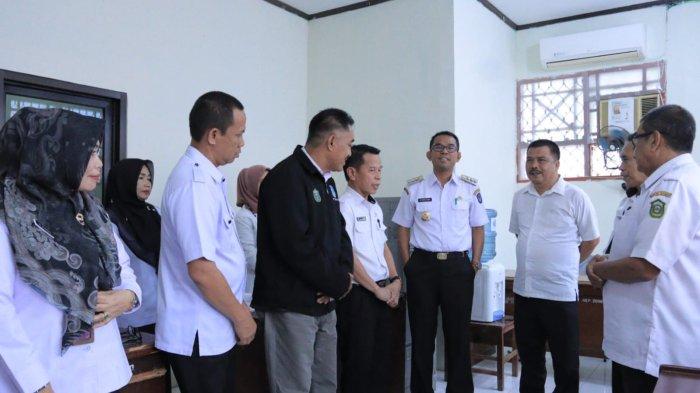 Pj Bupati Takalar Setiwan Aswad Sidak Sejumlah OPD - Tribun-timur.com