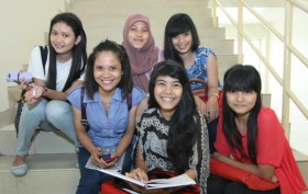 Adera dan Bondan Terbar Pesan Cinta di HUT JILC ke 22 - Tribun-timur.com