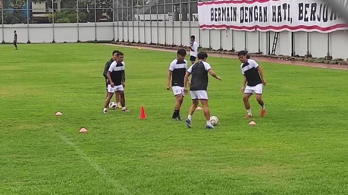 Skuad PSM Makassar Latihan Rondo, 32 Pemain Hadir - Tribun-timur.com Skuad PSM Makassar Latihan Rondo, 32 Pemain Hadir - Tribun-timur.com