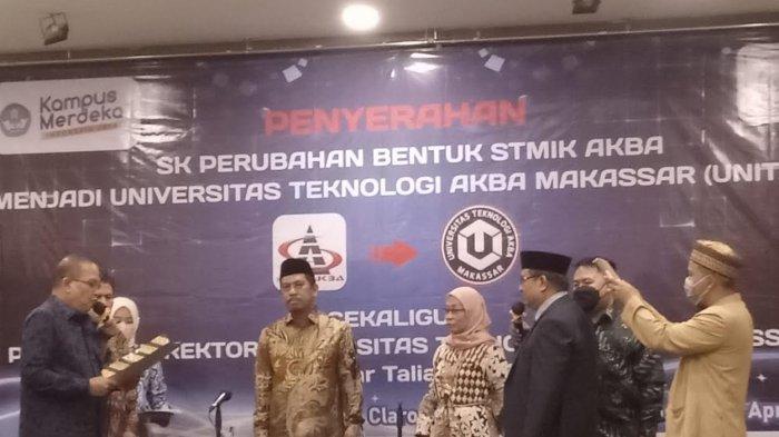 Resmi Jadi Universitas, Askar Taliang Rektor Pertama Universitas ...