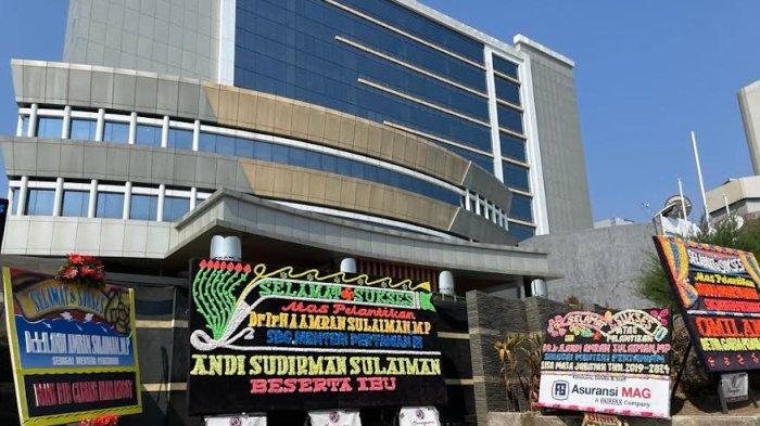 Amran Sulaiman Dilantik Lagi Jadi Mentan, AAS Building Banjir Karangan ...