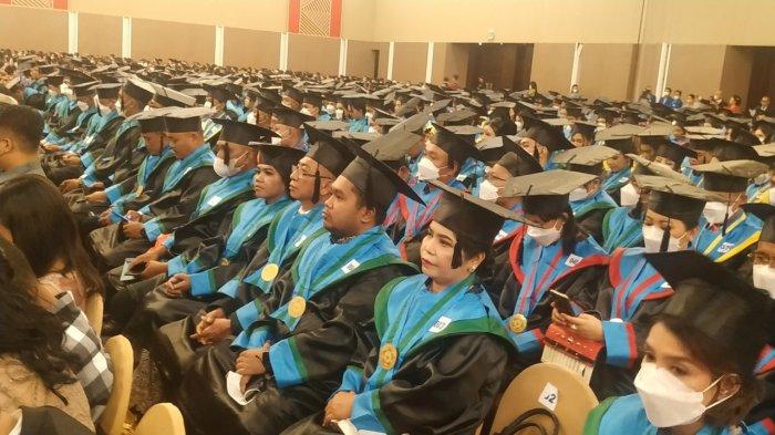 UKI Paulus Cetak 528 Lulusan Baru, Prof Agus Salim Ingatkan Tantangan ...