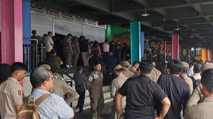 Sudah 13 Hari Polisi dan Satpol PP Masih Berjaga di Pasar Butung, Belum ...