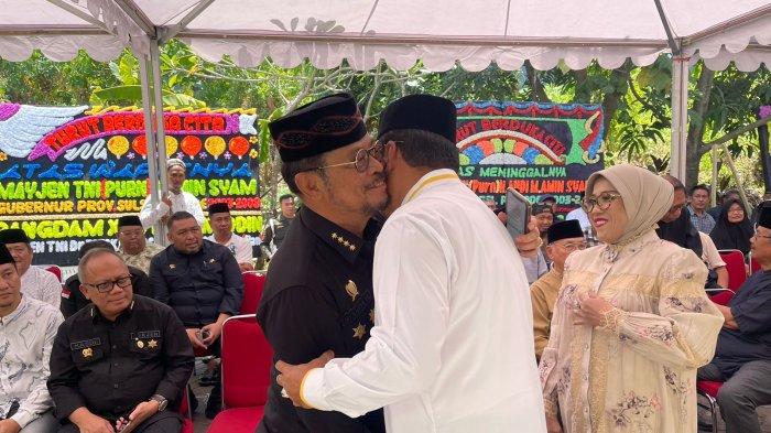 Reuni Pilgub Sulsel 2002, Syahrul YL-Nurdin Halid Beri Penghormatan ...
