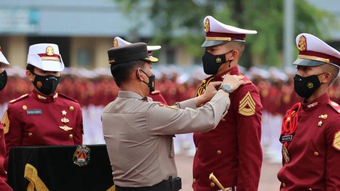 Foto-foto Theodore Gomgom Peraih Bintang Adhi Makayasa Akpol 2024, Ternyata Hobi Basket - Tribun ...