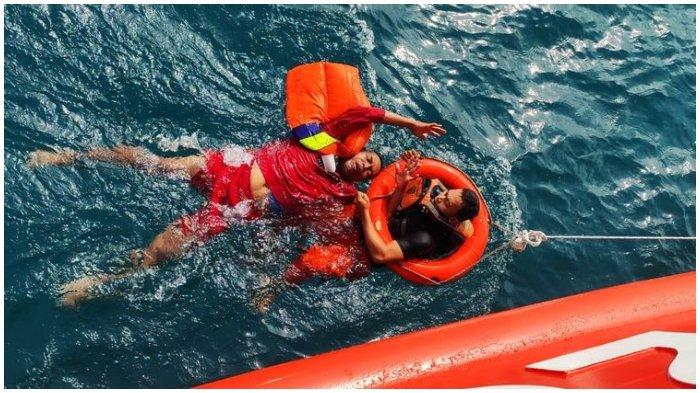 Kronologi Kapal Pengangkut Alat Berat Tenggelam di Papua Barat, Kondisi 10 Korban Diungkap ...