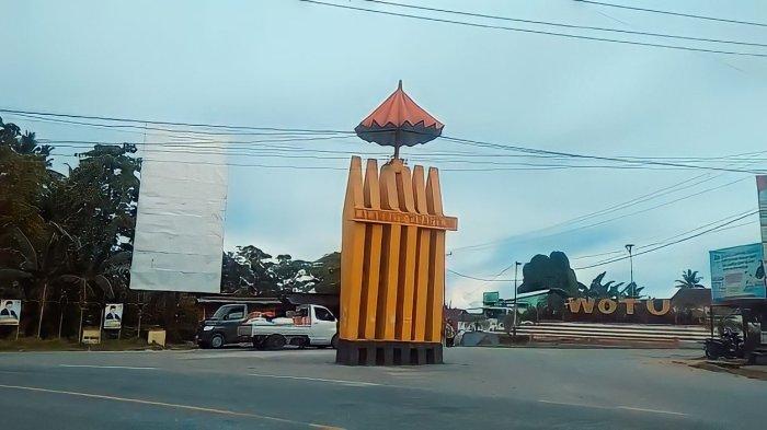Tugu Lalambate Tarantajo Wotu Lutim Dijadikan Penyangga Kabel, Warga: Lecehkan Ikon Budaya Kami ...