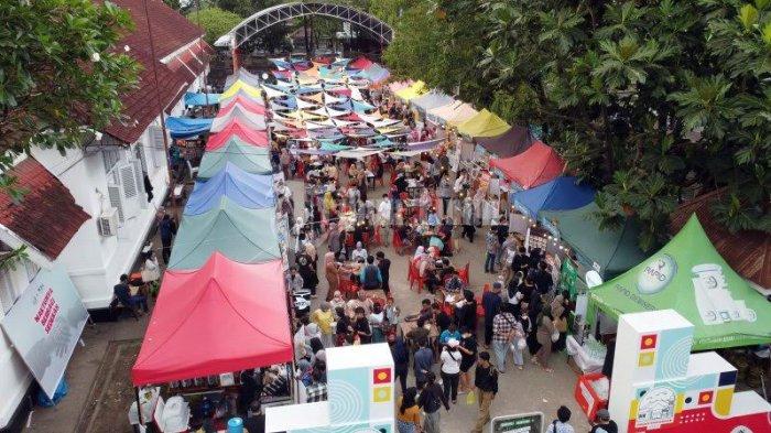 Foto Drone: Indahnya Stand Pasar Ramadan di Halaman Gedung Mulo ...