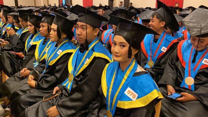 UKI Paulus Makassar Cetak 672 Lulusan Baru, Daftar Lulusan Terbaik Tingkat S1, S2, dan ...