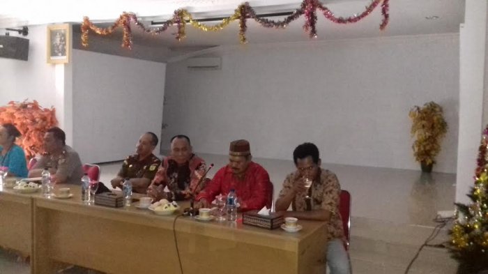 Pemangku Adat dan 'Raja Toraja' Dipertemukan di Mapolres - Tribun-timur.com