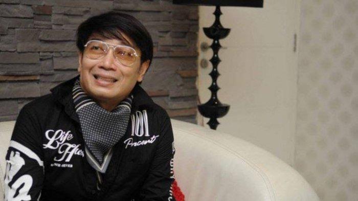 Profil Adjie Notonegoro, Perancang Busana Ternama, Pernah Dipenjara ...