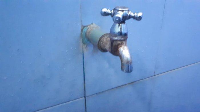 Pelanggan Keluhkan Air PDAM Sinjai Keruh dan Berbau - Tribun-timur.com