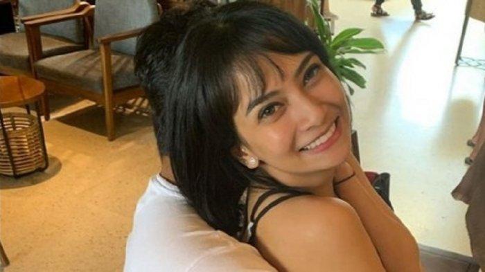 Akhirnya Vanessa Angel Blak-blakan Ungkap Sosok Suaminya 'Terima Kasih ... Akhirnya Vanessa Angel Blak-blakan Ungkap Sosok Suaminya 'Terima Kasih ...