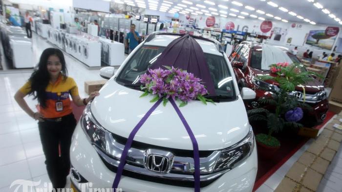 FOTO: Anniversary ke-14, Alaska Bagi Dua Mobil ke Pelanggan - Tribun ...
