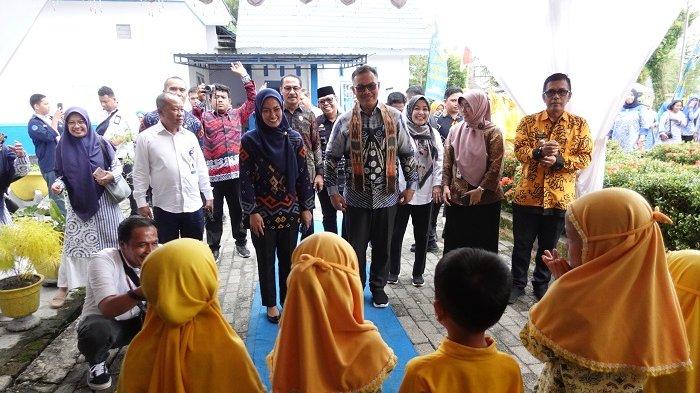 Kepala BKKBN RI Puji Bupati Lutra Jalankan Program Stunting - Tribun-timur.com