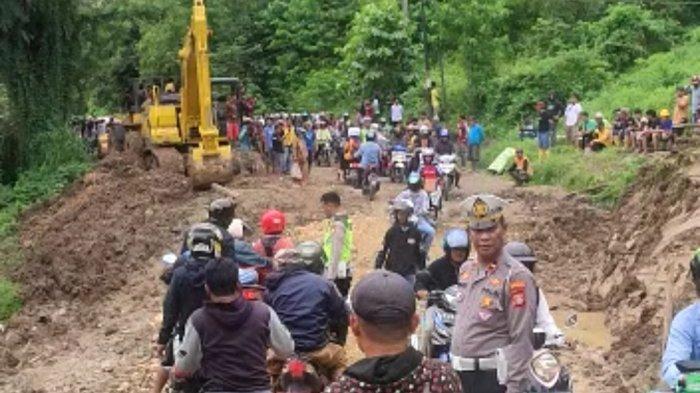 Ruas Jalan Enrekang - Tana Toraja Amblas, Begini Respon Gubernur Sulsel ...