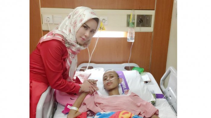 Benarkah Angel Lelga Tak Beri Sumbangan Saat Jenguk Loly Agustina ...