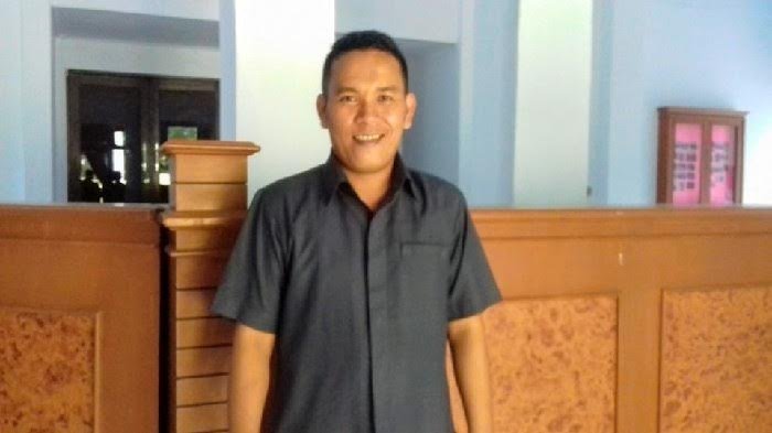 TRIBUNWIKI: 'Oppo' di DPRD Bantaeng, Ini Profil Muhammad Ridwan, Alumni ...